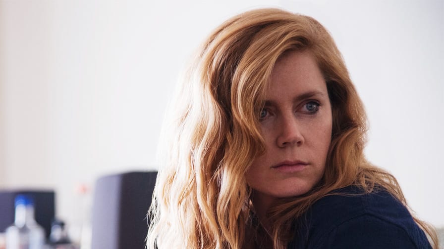 HBO divulga primeiras imagens da série Sharp Objects, com Amy Adams ...
