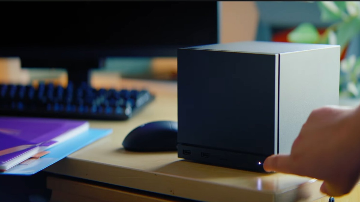 Steam Machine é revelado oficialmente e promete redefinir o PC compacto